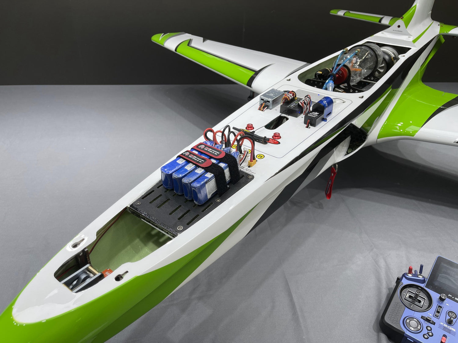 SW - Falcon 2.1M - GREEN/WHITE - ARF – Extreme Flight
