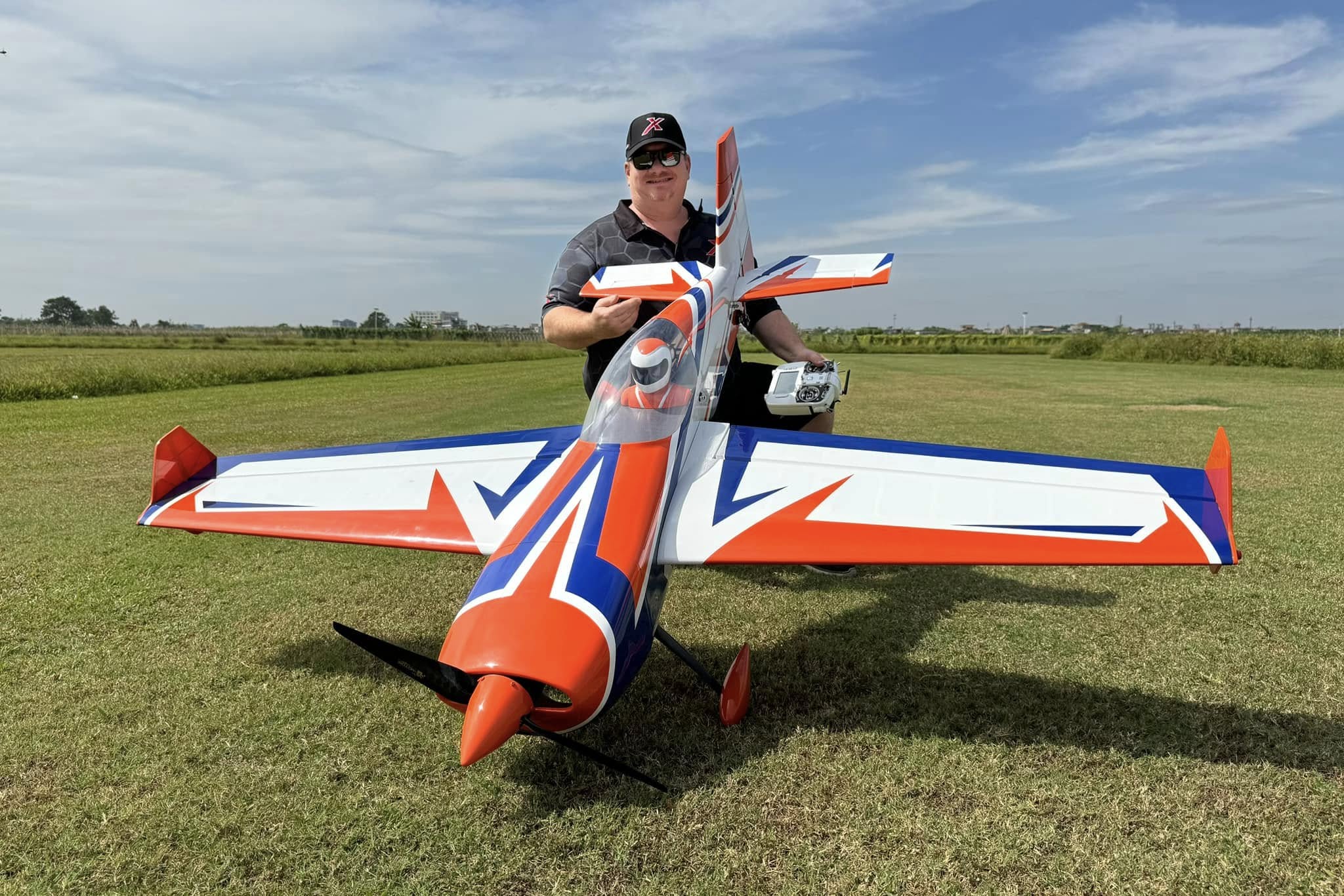 EF - 75" Extra 260 - Orange/Blue – Extreme Flight