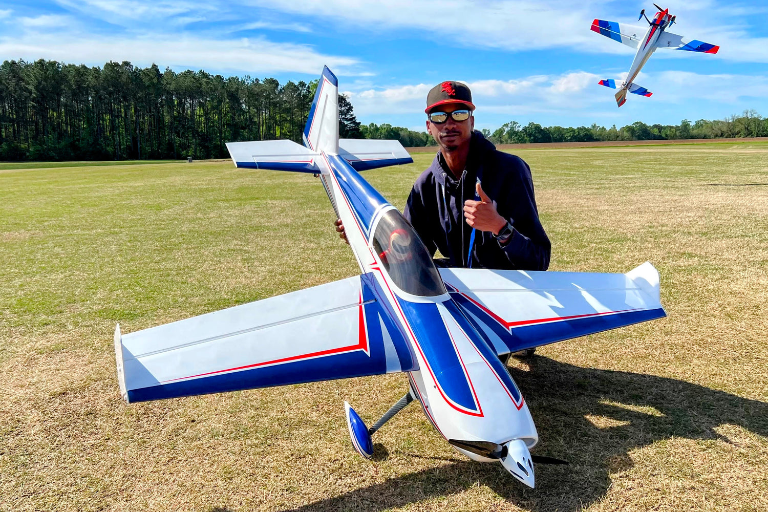 EF - 67" Extra 260 - Blue/White - ARF – Extreme Flight